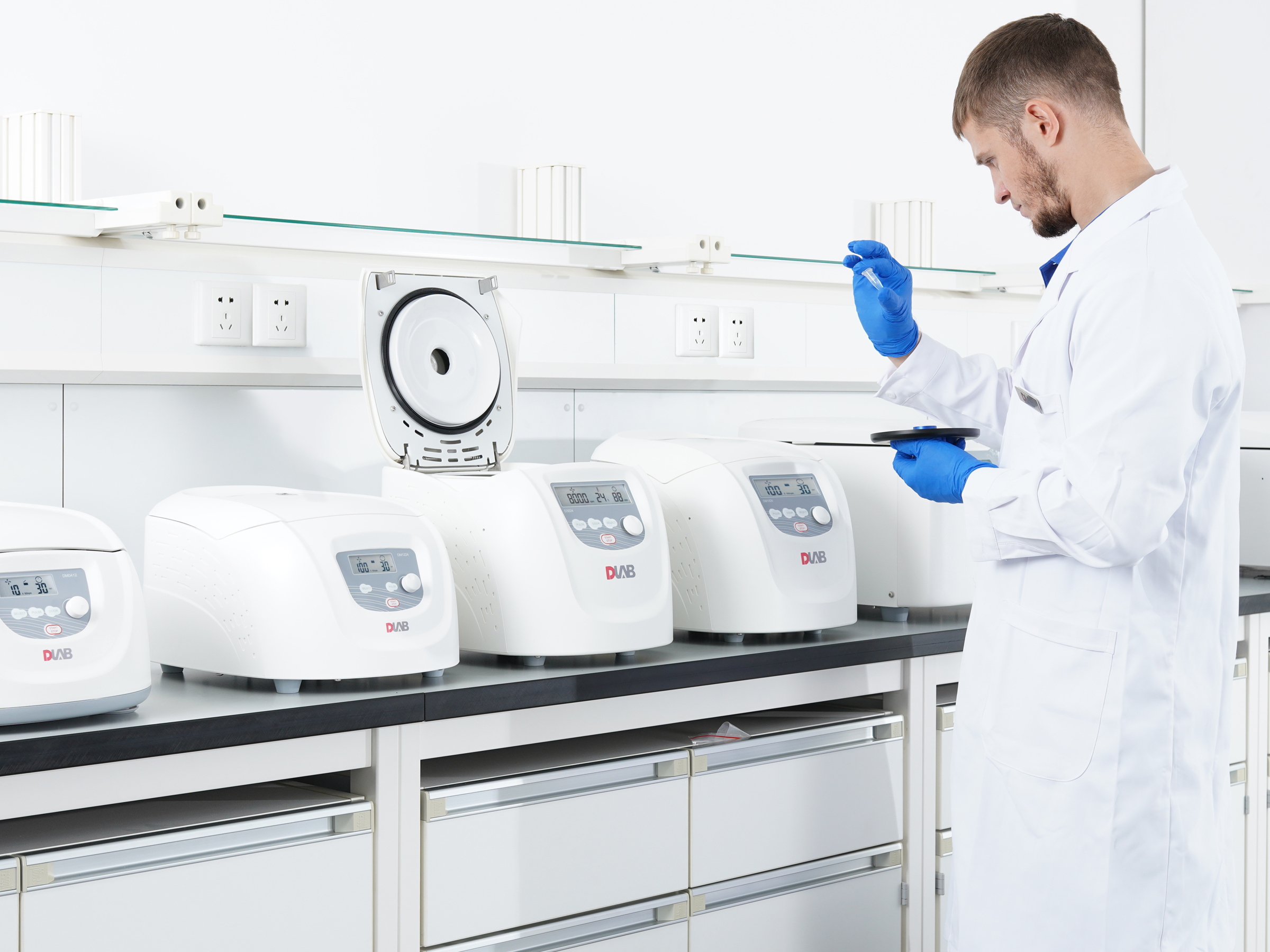 DLab D3024 Yüksek Hızlı Santrifüj - Monolab Laboratuvar Sistemleri